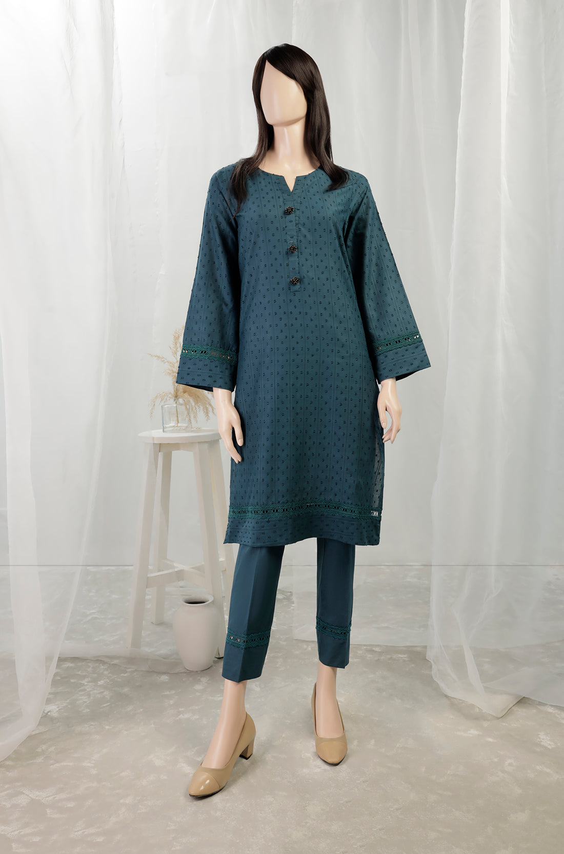 Solid Reverse Jacquard Stitched Shirt – Saya