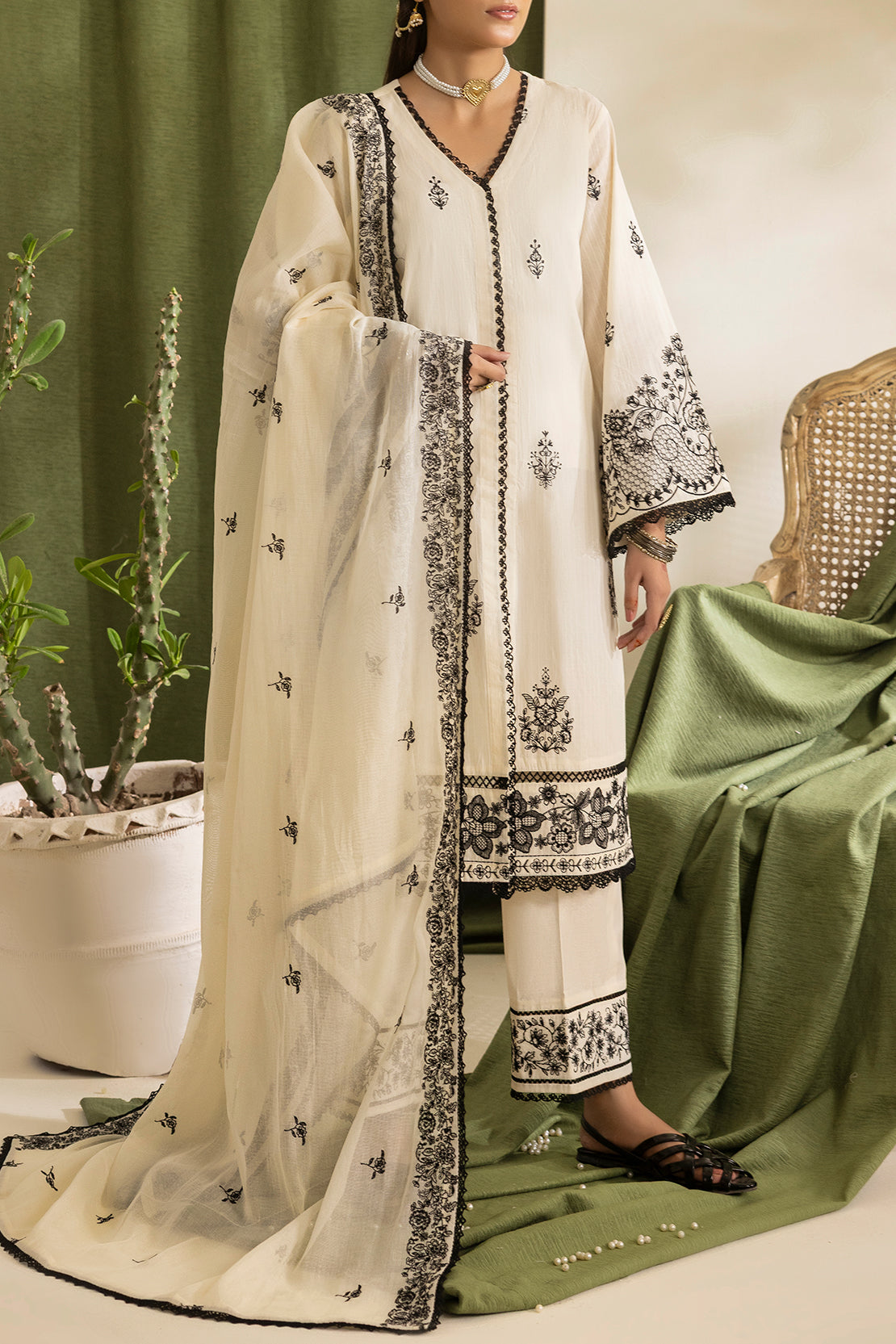 Unstitched Embroidered Self Jacquard 3 Piece With Cotton Net Dupatta – SAYA